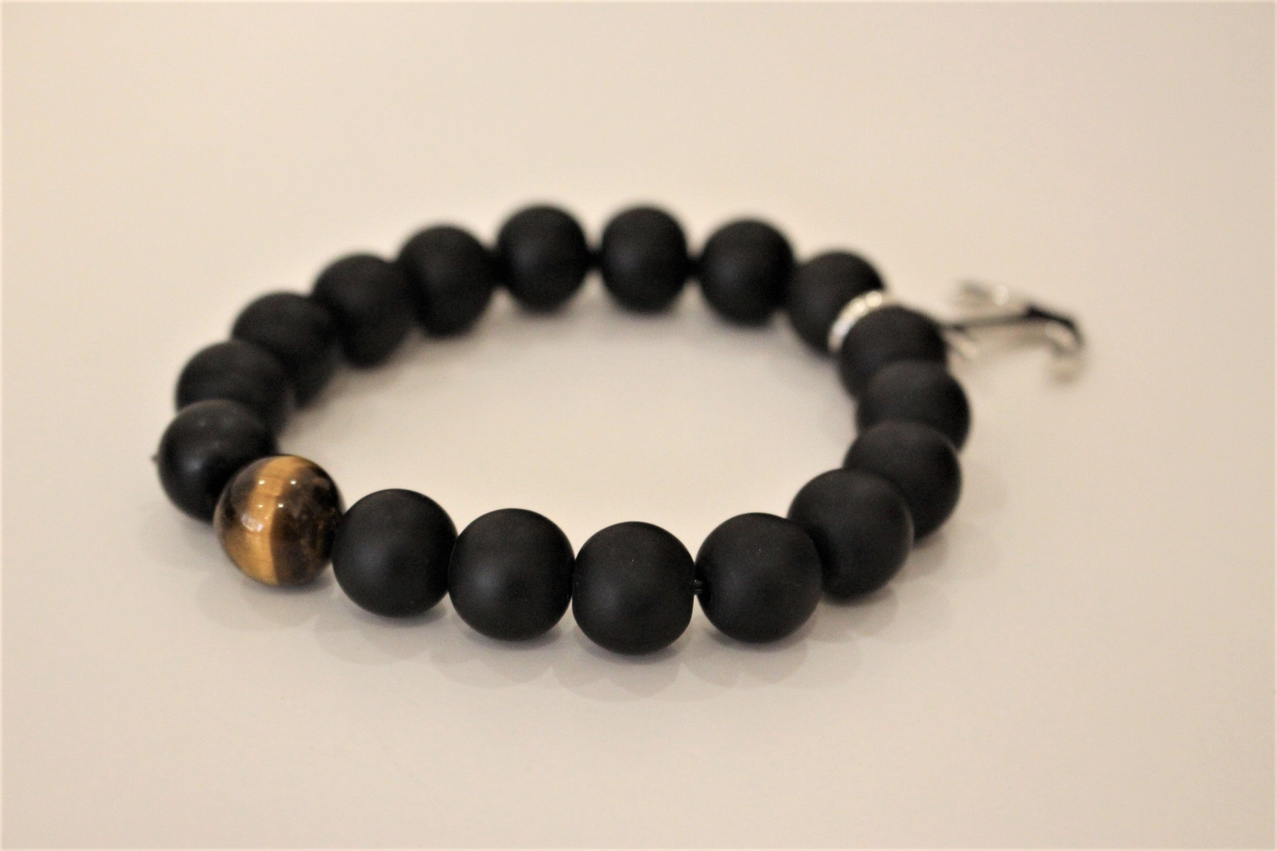 Onyx Anchor Bracelet – SueShimmers
